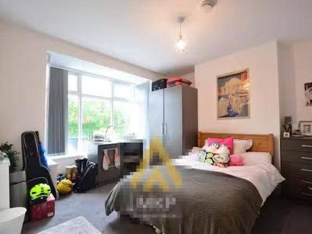 Entire Place·5B2B···144 Lodgehill Road B29 6NG 5 Bedroom 2 Bat.