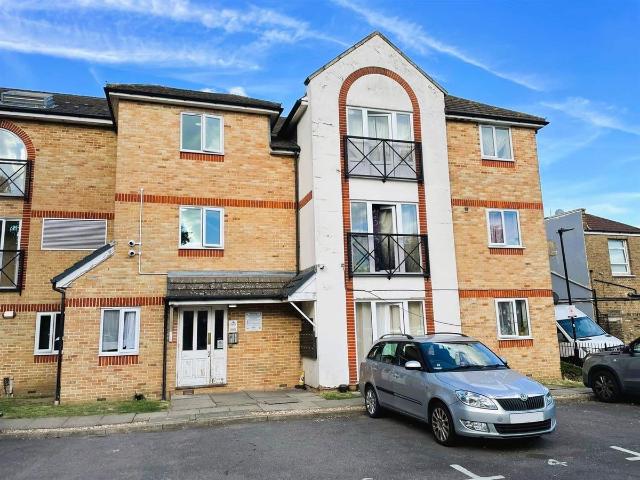 Enton Place, Hounslow TW3, 1 bed flat to rent, £1,350 pcm | PrimeLocation
