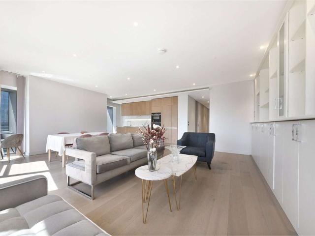 Enviably located in the heart of Canary Wharf is this brand new waterfront development, 10 Park Drive