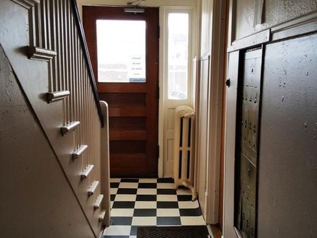 ES: 632 N State Studio Apartment for Rent at 632 N State St, Tacoma, WA 98403 North End