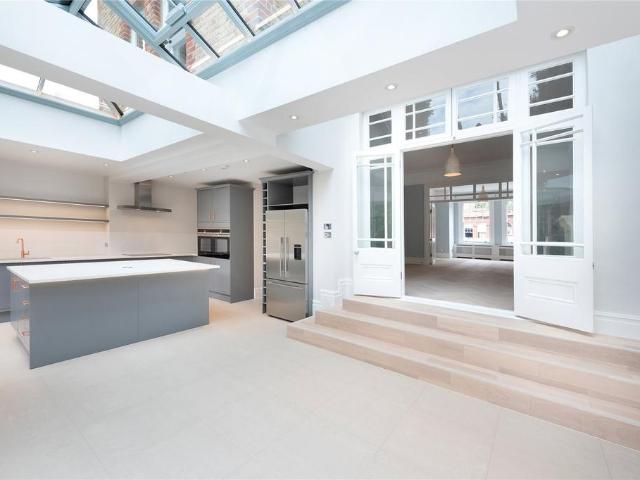 Esmond Road, Chiswick, London, W4 6 bed end of terrace house to rent £15,000 pcm £3,462 pw