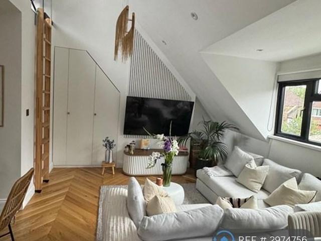 Esmond Road, London, W4 2 bed maisonette to rent £3,550 pcm £819 pw