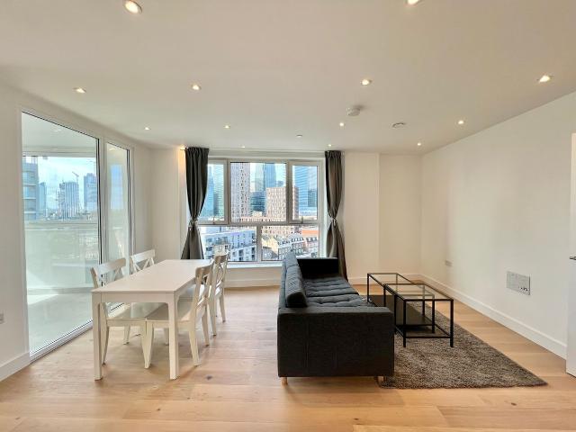 Escapade Place, London E14, 2 bed flat to rent, £3,315 pcm | PrimeLocation