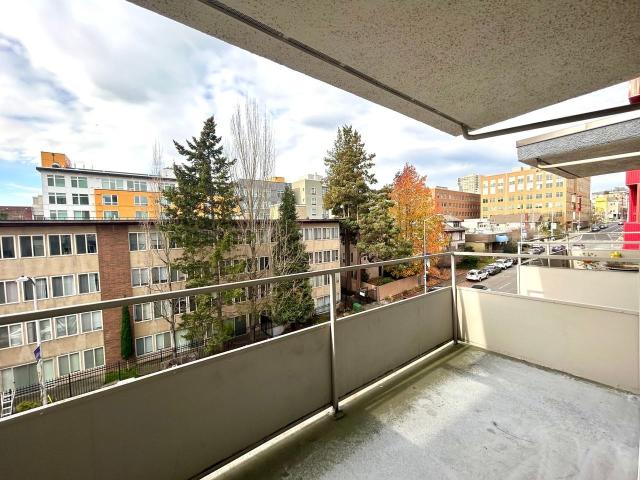 Escolier Apartments 2 Bedroom Apartment for Rent at 4214 11th Ave Ne, Seattle, WA 98105 University District