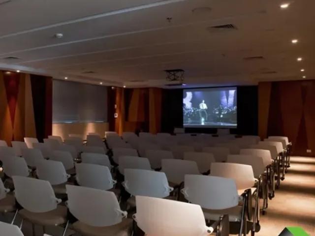 Escritório Comercial – perto da estação. Alto padrão