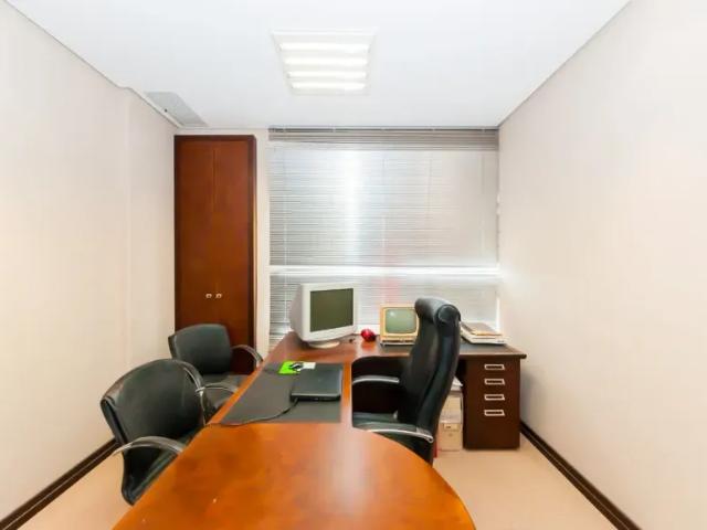 Escritório comercial Coração de Curitiba Triumph Center Batel