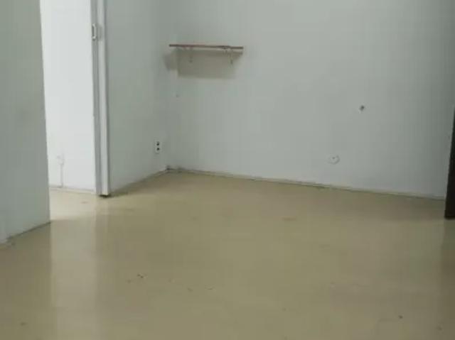 Escritório para aluguel e venda tem 29 metros quadrados com 1 quarto