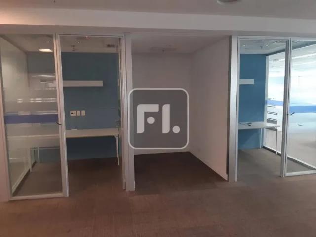Escritório para aluguel possui 100 metros quadrados em Vila Cordeiro São Paulo SP