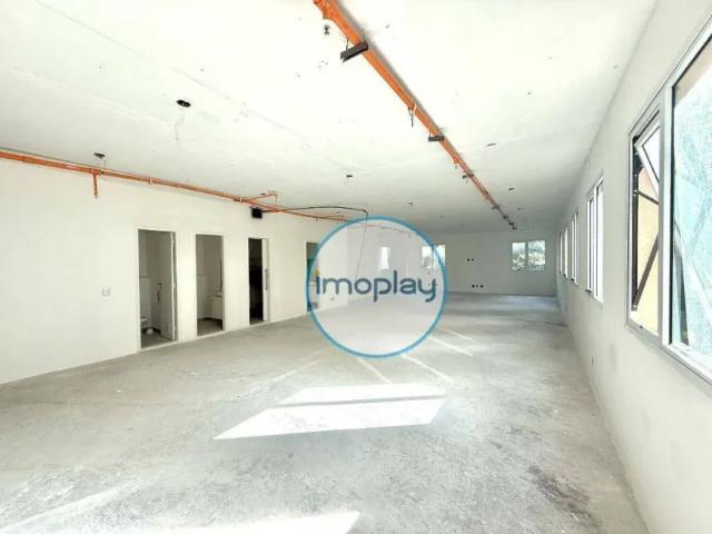 Escritório comercial no bairro de Moema Ao Lado da estação e igreja de Moema