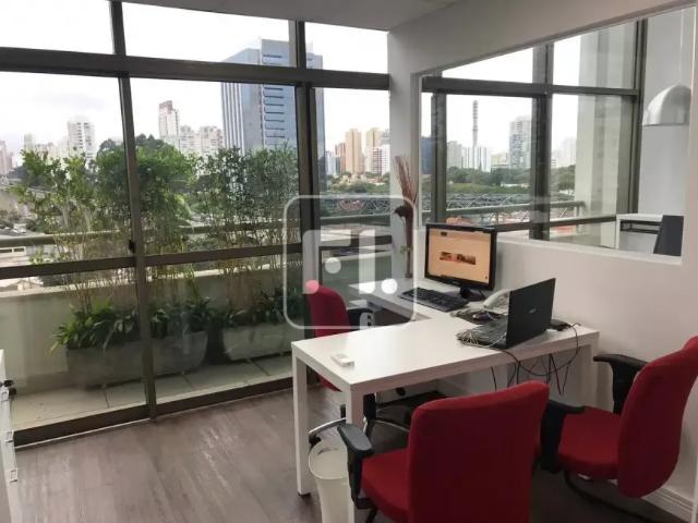Escritório para aluguel e venda possui 133 metros quadrados em Cidade Monções São Paulo SP