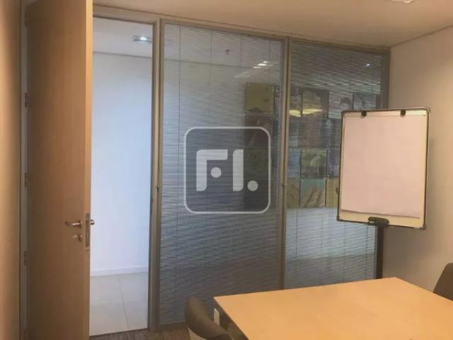 Escritório para aluguel possui 190 metros quadrados em Vila Olímpia São Paulo SP