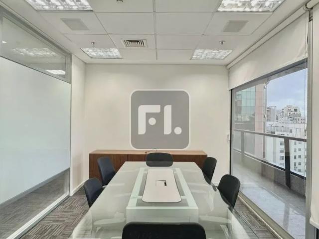 Escritório para aluguel possui 370 metros quadrados em Vila Olímpia São Paulo SP