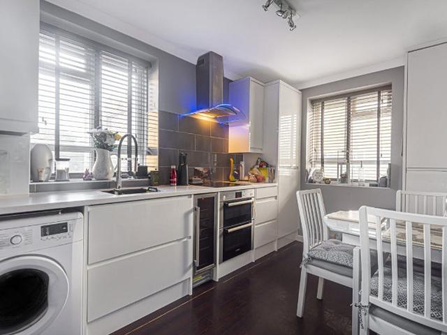Esher Gardens, London SW19, 2 bed flat to rent, £2,000 pcm | PrimeLocation