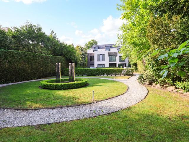 Esher Heights, Portsmouth Road, Esher, Surrey KT10, 2 bed flat to rent, £3,500 pcm | PrimeLocation