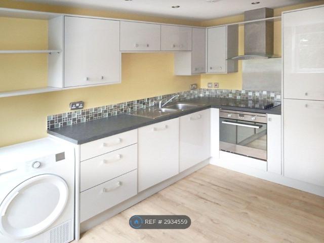 Esher House, Eastbourne BN21, 1 bed flat to rent, £950 pcm | PrimeLocation