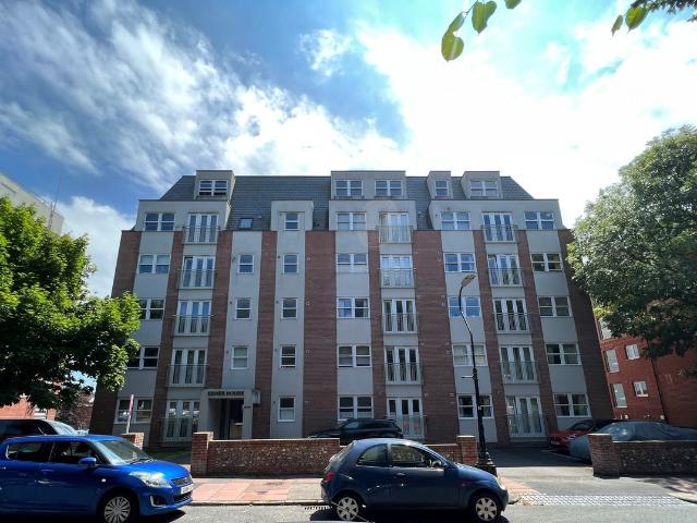 Esher House, Eastbourne BN21, 2 bed flat to rent, £1,300 pcm | PrimeLocation