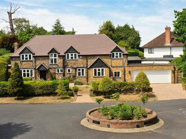 Esher Place Avenue, Esher, Surrey, KT10 5 bed detached house to rent £6,950 pcm £1,604 pw
