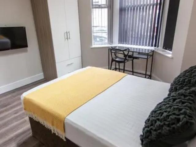 Esher Road, Liverpool, L6 6DE, United Kingdom | 6 bed townhouse for rent #142621453 | Rentberry