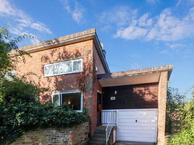 Eskdale Avenue, Chesham, 4 Bedroom End