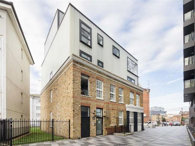 Esker Place, Bethnal Green E2, 1 bed flat to rent, £2,500 pcm | PrimeLocation