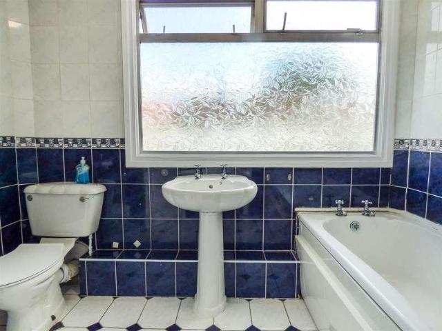 Eskley Gardens, South Ockendon, RM15