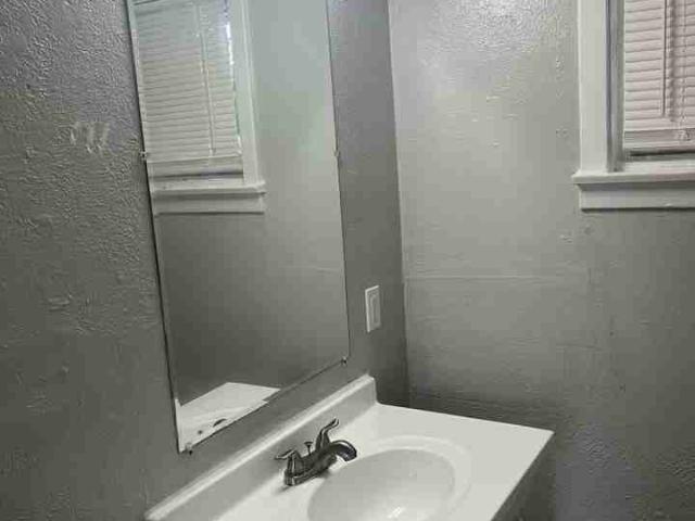 Eskridge Apartments. 2 Bedroom Apartment for Rent at 5532 Eskridge St, Houston, TX 77023 Lawndale Wayside