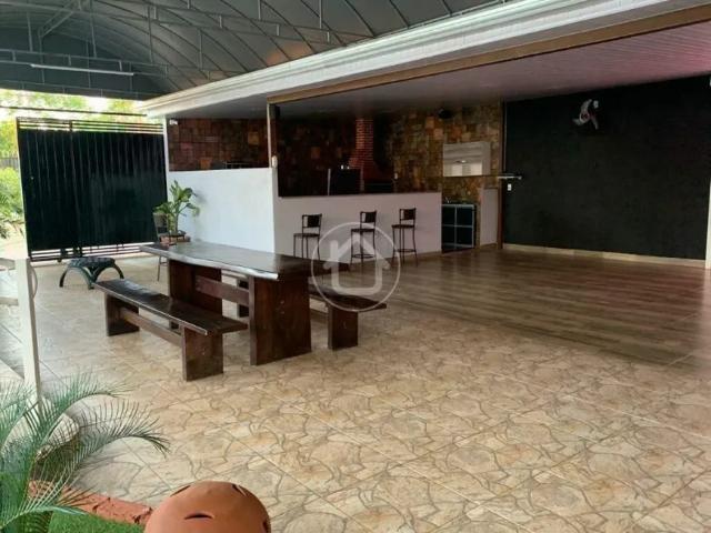 Espaço de festas com carteira de clientes