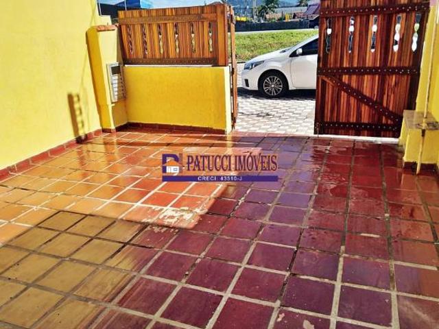 Espaço e Conforto: Sobrado Ideal para sua Família com Lazer Privativo!