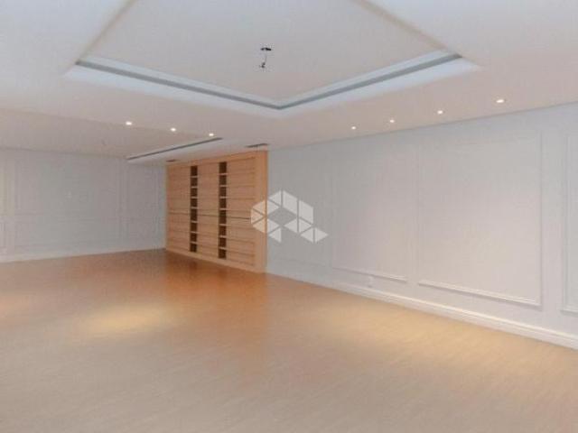 ESPAÇO E ILUMINAÇÃO NO CORAÇÃO DO MOINHOS VENTO
