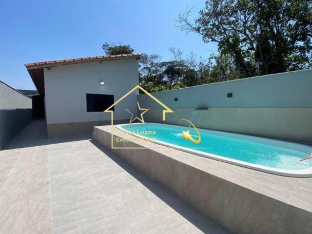 Espaçosa Casa à Venda em Flórida Mirim, Mongaguá 2 Quartos, Piscina e Churrasqueira