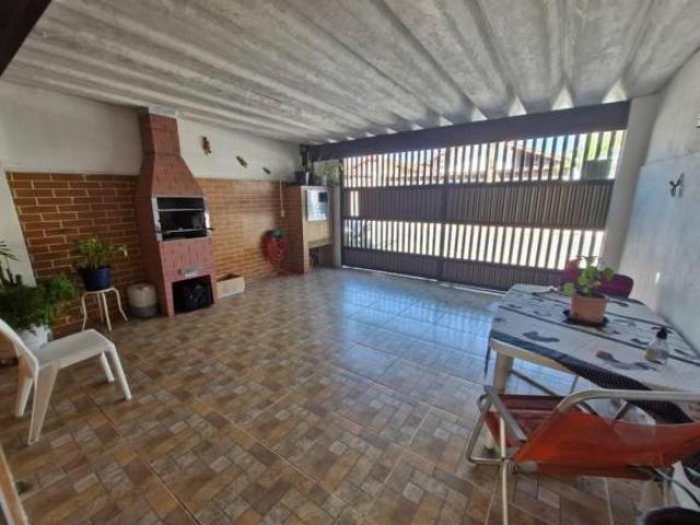 Espaçosa Casa à Venda no Balneário Maracanã, Praia Grande 2 Quartos