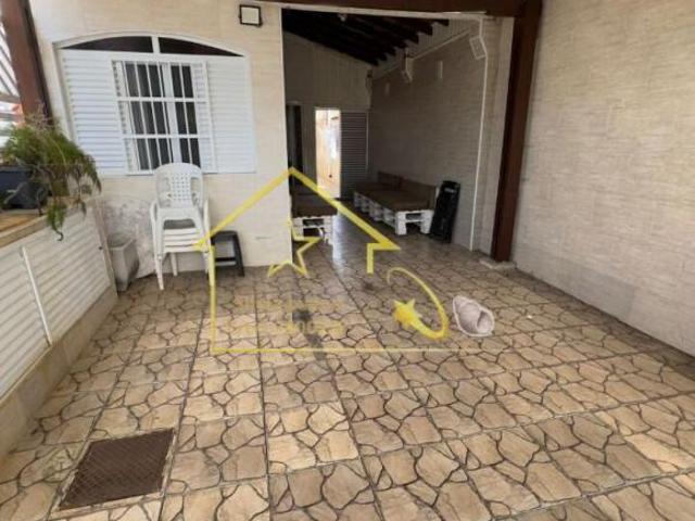 Espaçosa Casa à Venda no Jardim Imperador 3 Quartos, Garagem