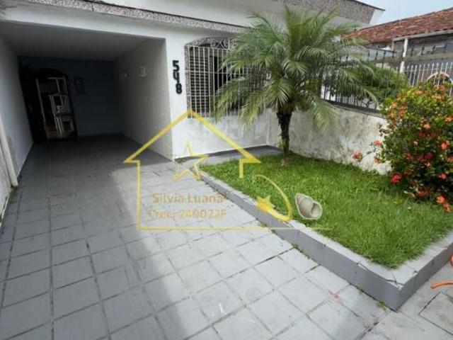 Espaçosa Casa à Venda no Real, Praia Grande 2 Quartos e 6 Vagas