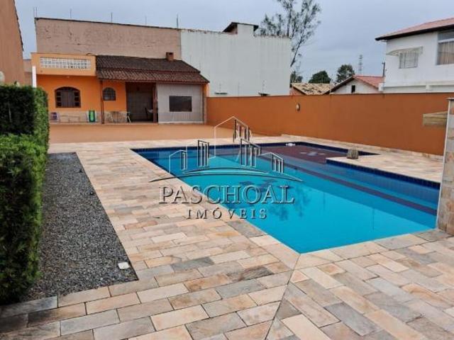 Espaçosa Casa à Venda no Tupy, Itanhaém com Piscina e Gourmet