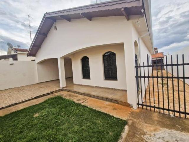 Espaçosa Casa à Venda na Vila Grego, Santa Bárbara d?Oeste 3 Quartos, 3 Banheiros e 3 Vagas de Gar