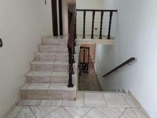 Espaçosa casa assobradada à venda no Parque Oratório com 4 dormitórios, 4 vagas
