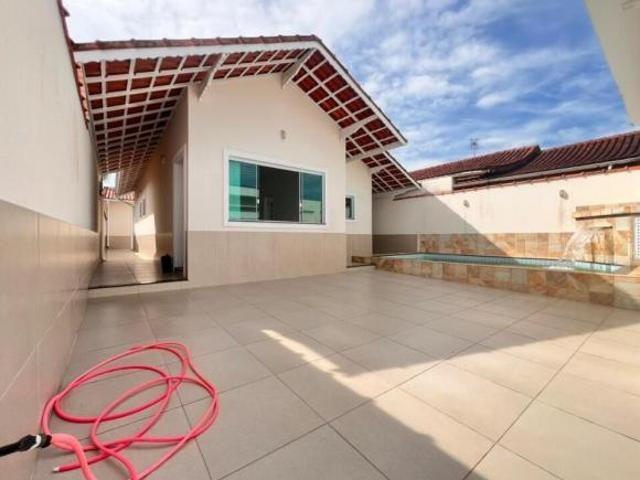Espaçosa Casa com Piscina e 2 Suítes no Jardim Imperador Praia Grande