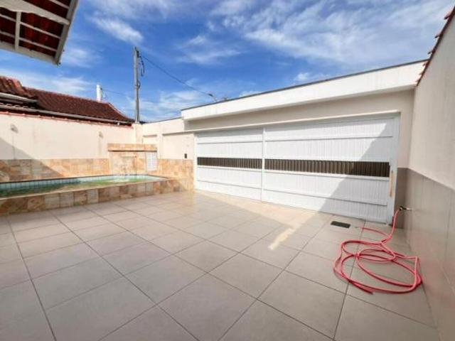 Espaçosa Casa com Piscina e 2 Suítes no Jardim Imperador Praia Grande