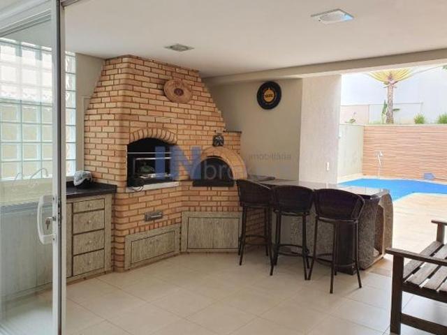 Espaçosa Casa de Condomínio à Venda em Jundiaí SP 3 Quartos, 2 Suítes, 4 Vagas de Garagem e Muito