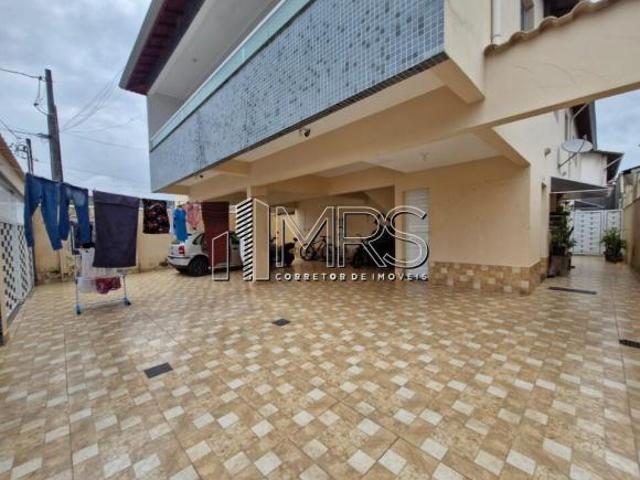 Espaçosa Casa em Condomínio em Melvi, Praia Grande 2 Quartos