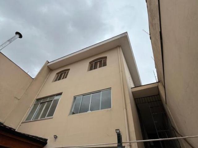Espaçosa Casa em Santana com 3 Dormitórios, Área Gourmet e Excelente Localização