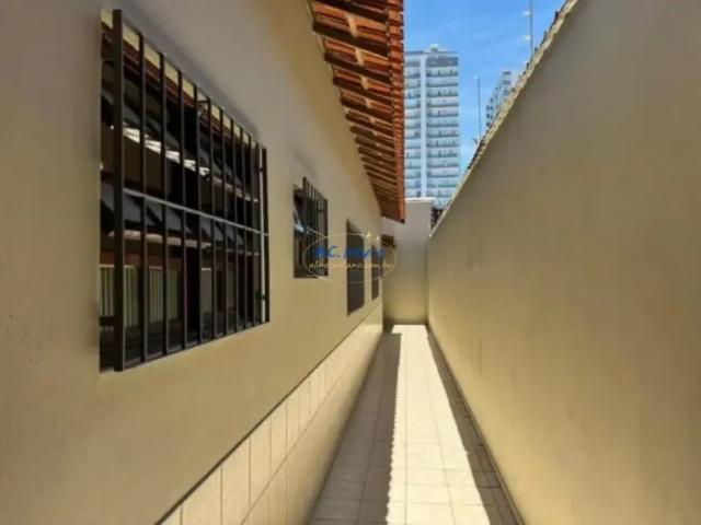 Casa Térrea Geminada com 2 dorms Apenas 350mts da Prai! Financia!