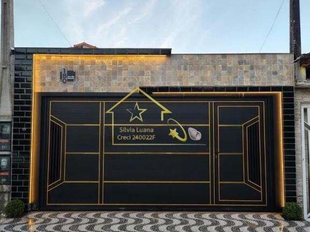 Espaçosa Casa Geminada 2 Suítes à Venda em Caiçara, Praia Grande