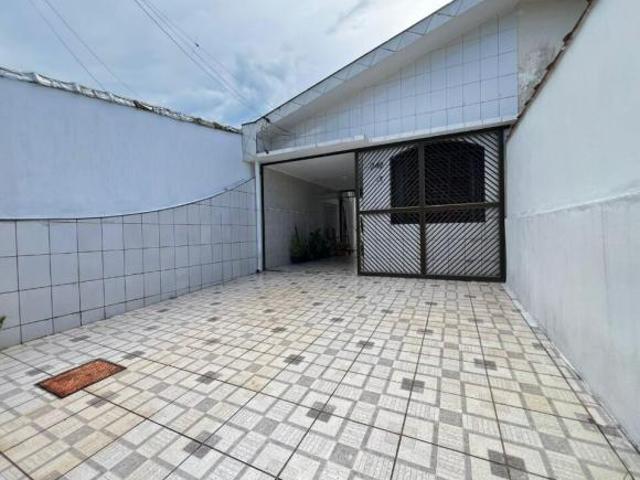 Espaçosa Casa Geminada 2 Quartos à Venda no Imperador, Praia Grande