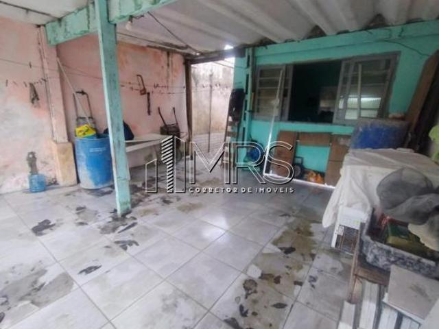 Espaçosa Casa Geminada 2 Quartos em Melvi, Praia Grande R$230 mil