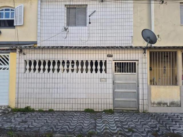 Espaçosa Casa Geminada 2 Quartos na Vila Valença São Vicente