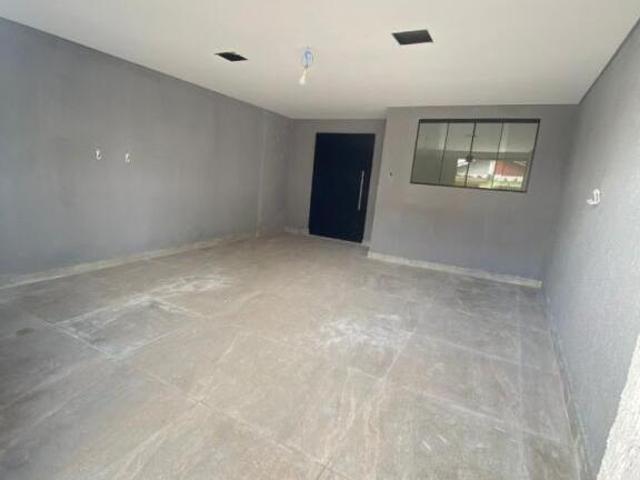 Espaçosa Casa Geminada 3 Quartos em Caiçara, Praia Grande R$800 mil