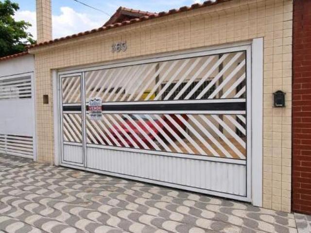 Espaçosa Casa Geminada 3 Quartos no Ocian Praia Grande SP