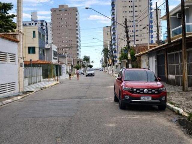 Espaçosa Casa Geminada 3 Quartos no Ocian Praia Grande SP