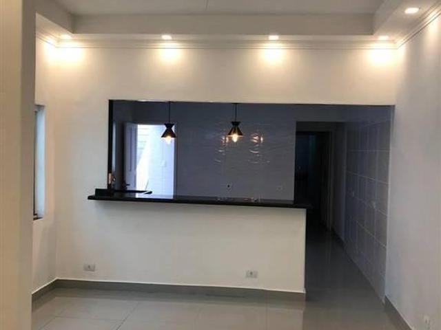 Espaçosa Casa Isolada 3 Suítes à Venda na Vila Caicara, Praia Grande